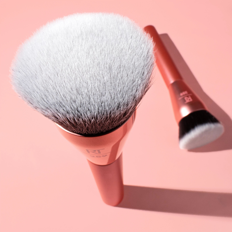 Glow Round Base Brush de Real Techniques